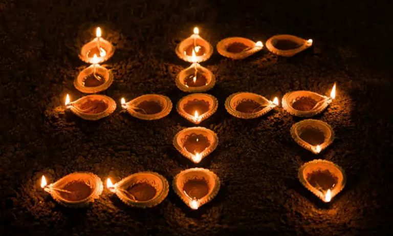 Significance of lighting Diya / Deepam / Lamp in Hinduism | Vedic Tribe